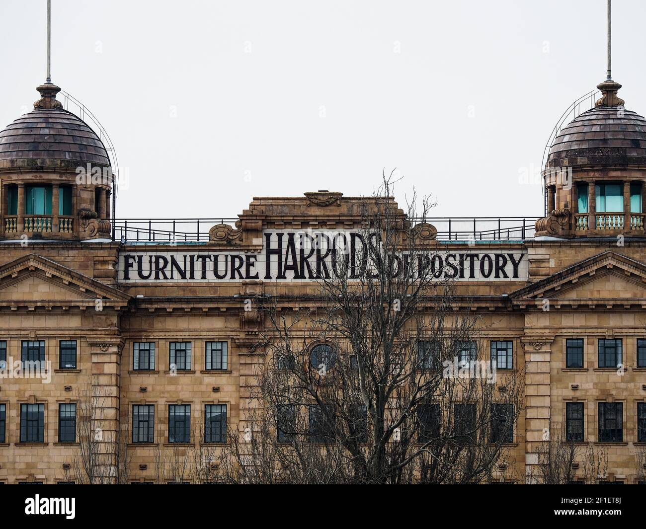 Harrods warehouse hi-res stock photography and images - Alamy