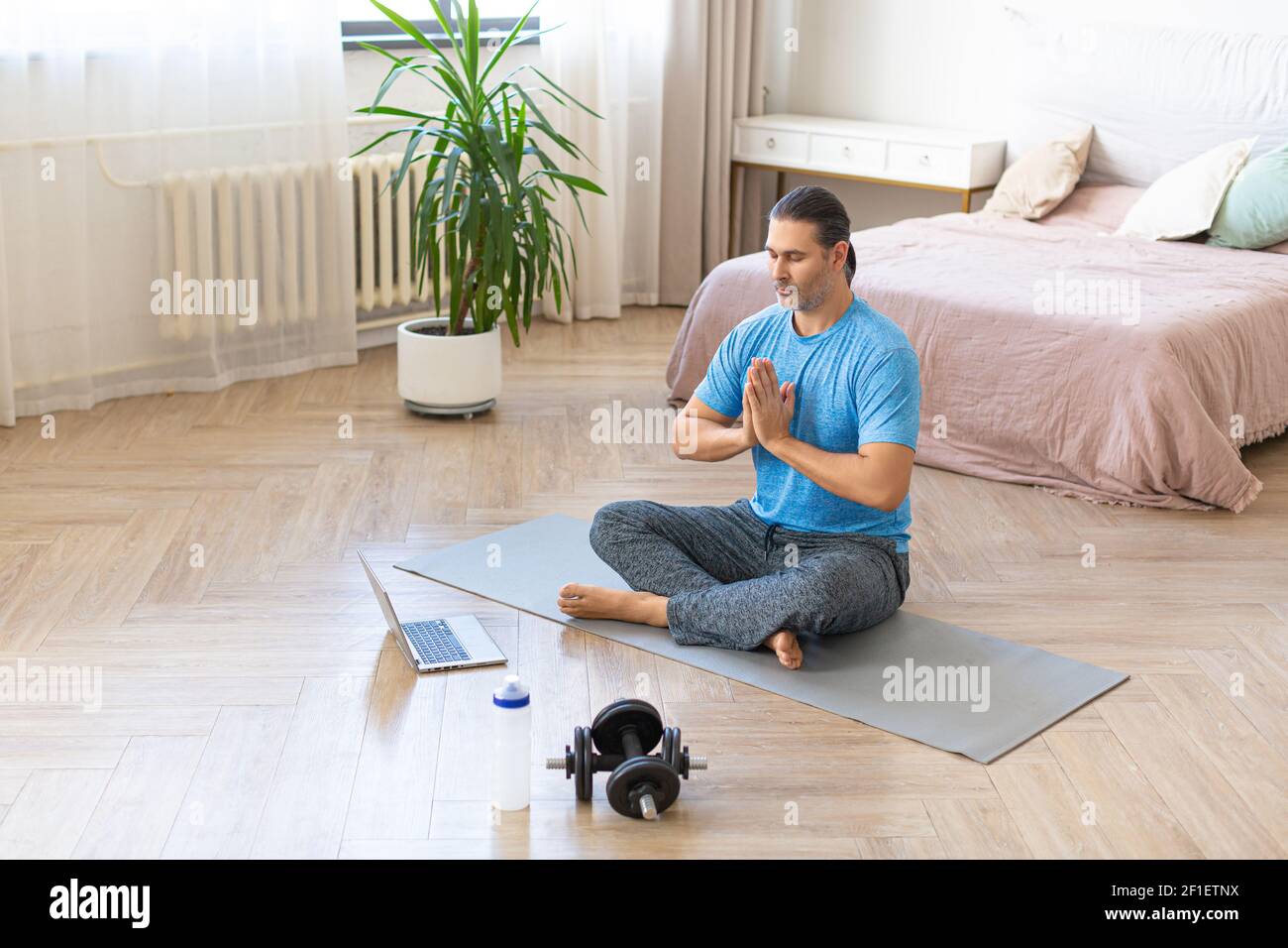 Motivation Pose High Resolution Stock Photography and Images - Alamy