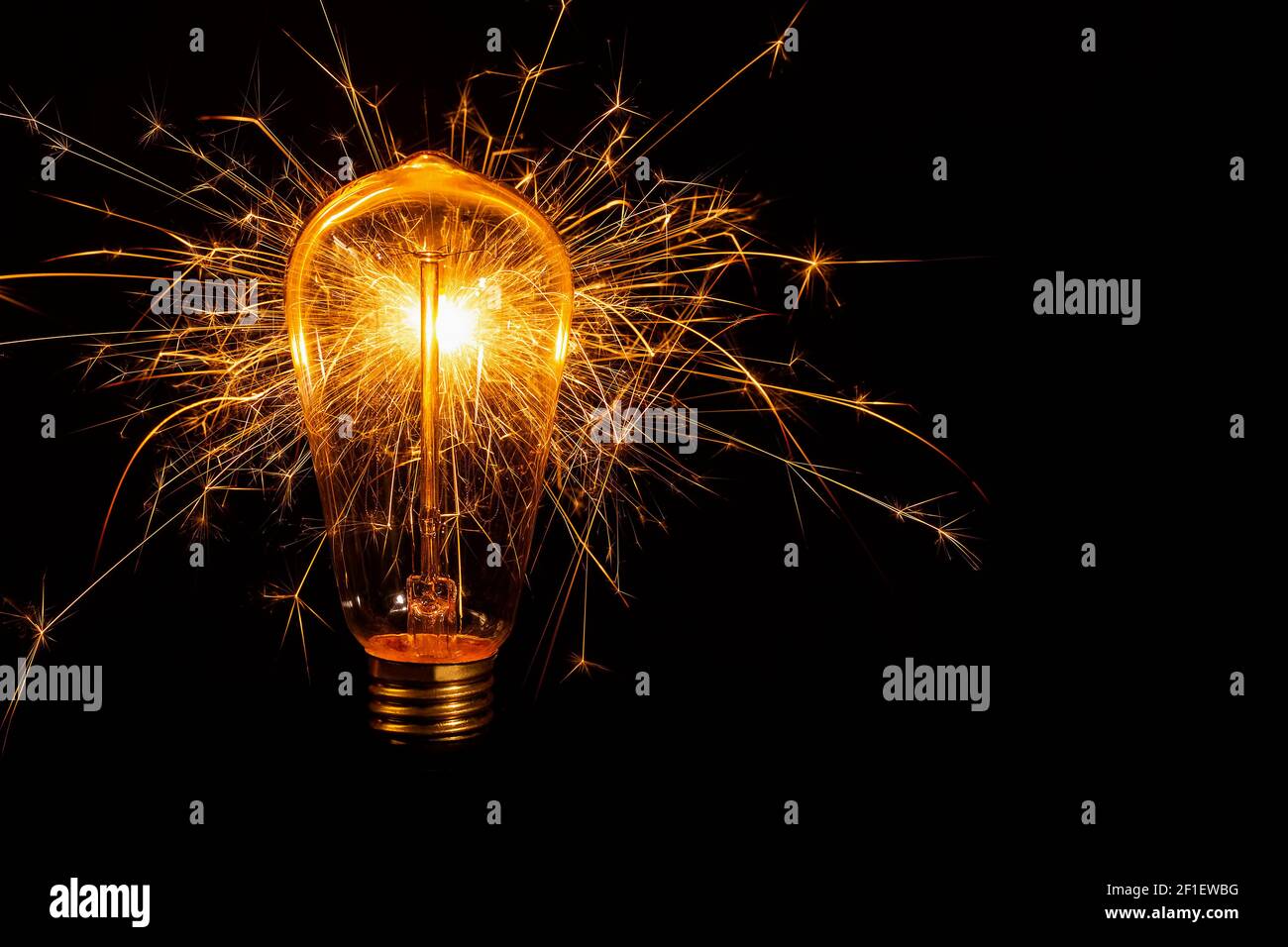 Circuit bulb hi-res stock photography and images - Alamy