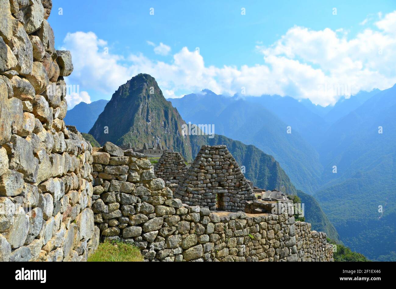 Terraces huts machu picchu ruins hi-res stock photography and images ...