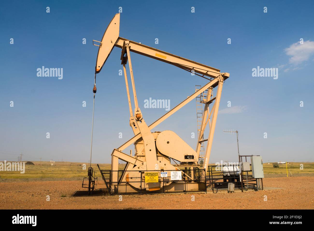 Oil derrick pump hi-res stock photography and images - Alamy