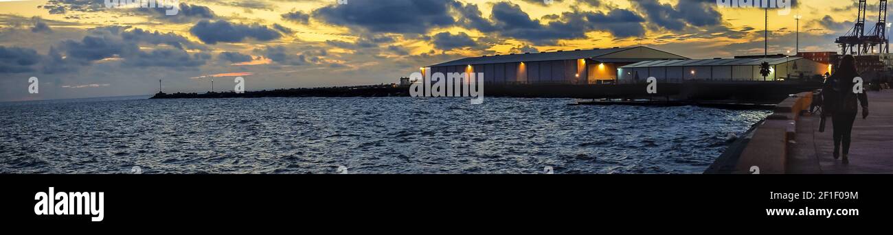 Panoramic coastal scene hi-res stock photography and images - Alamy