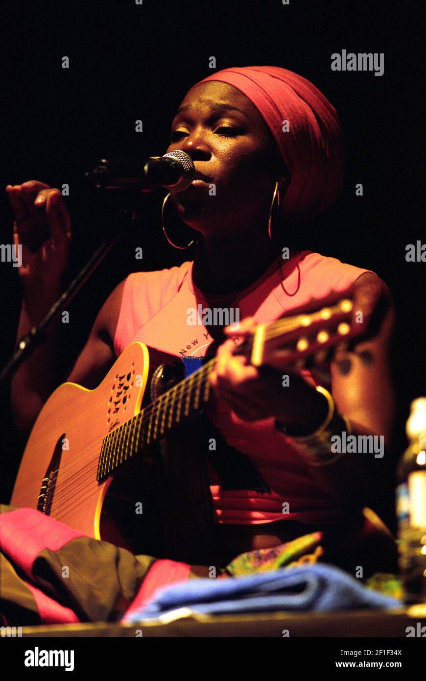 India arie hi-res stock photography and images - Alamy