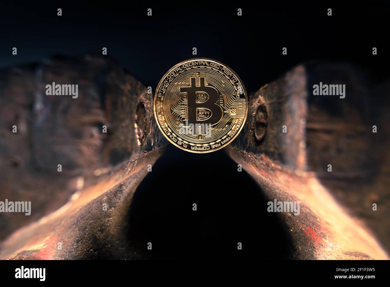 Pressure forging hi-res stock photography and images - Alamy