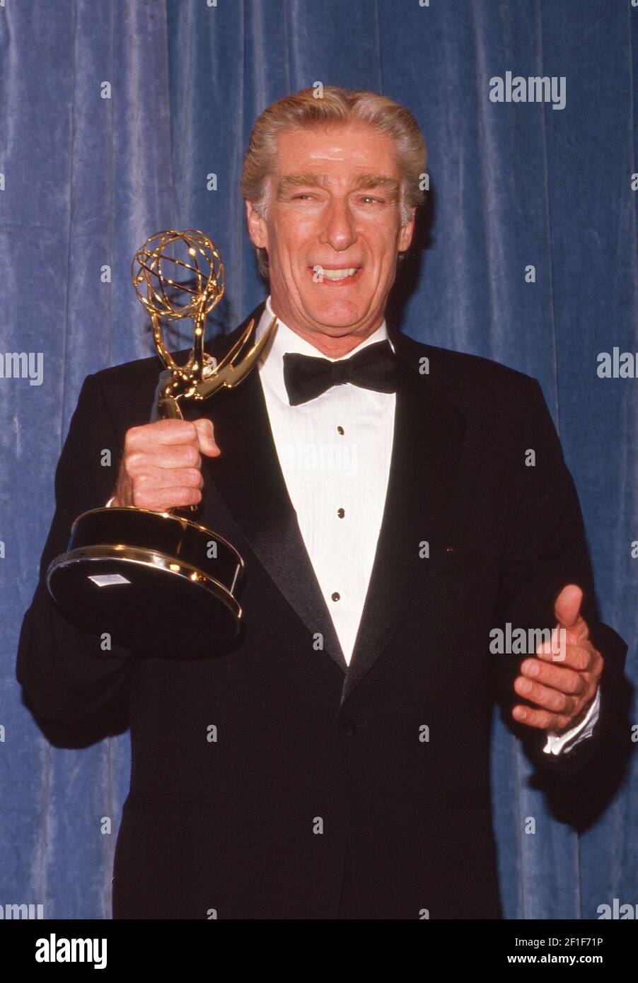 Richard Mulligan attends 41st Annual Primetime Emmy Awards on September ...