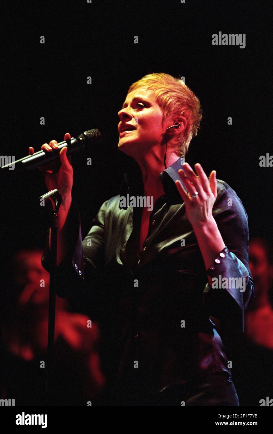 Lisa stansfield performing hi-res stock photography and images - Alamy