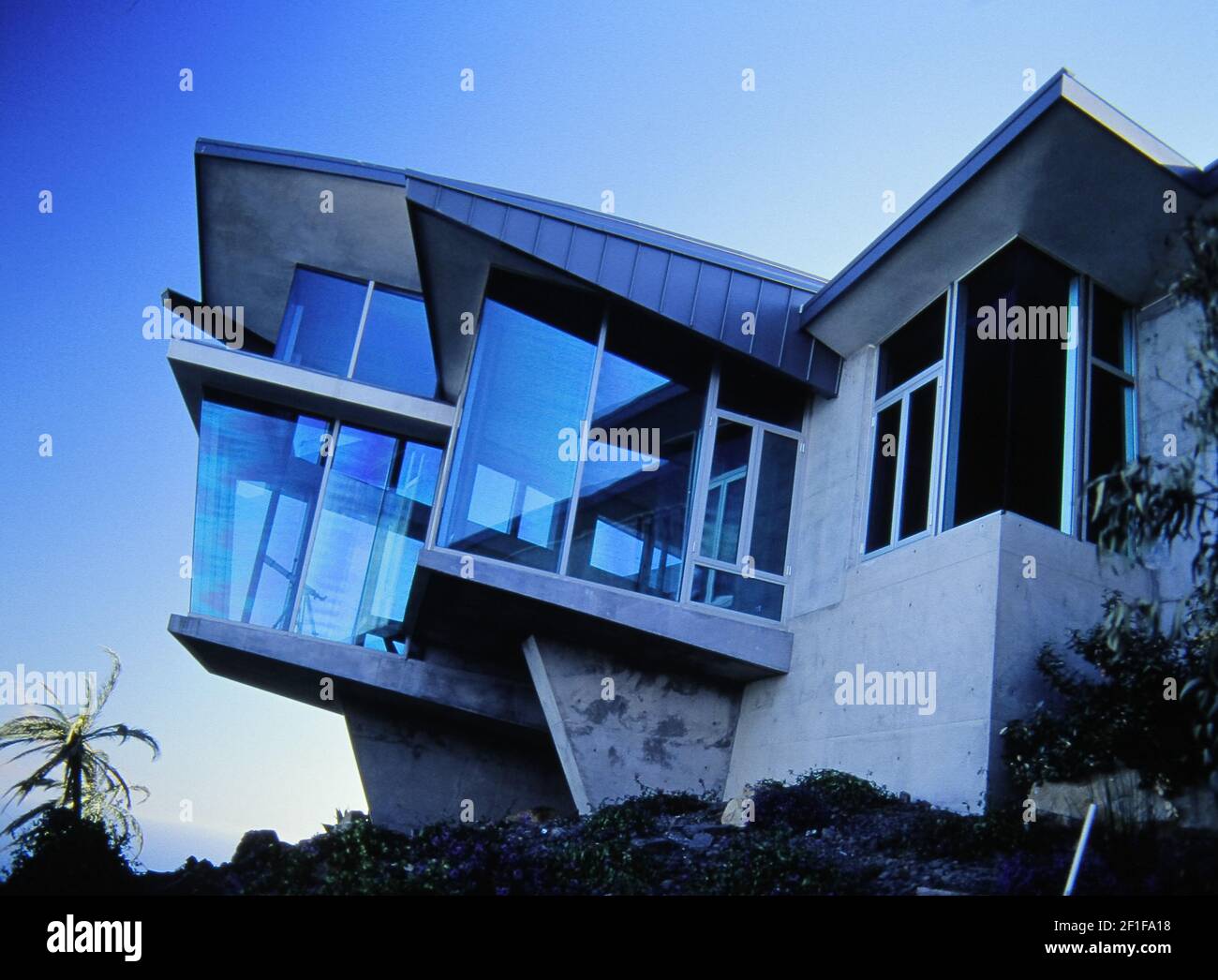 Scene Still, "The Glass House" (2001). Photo Credit: Linda R. Chen/Sony ...