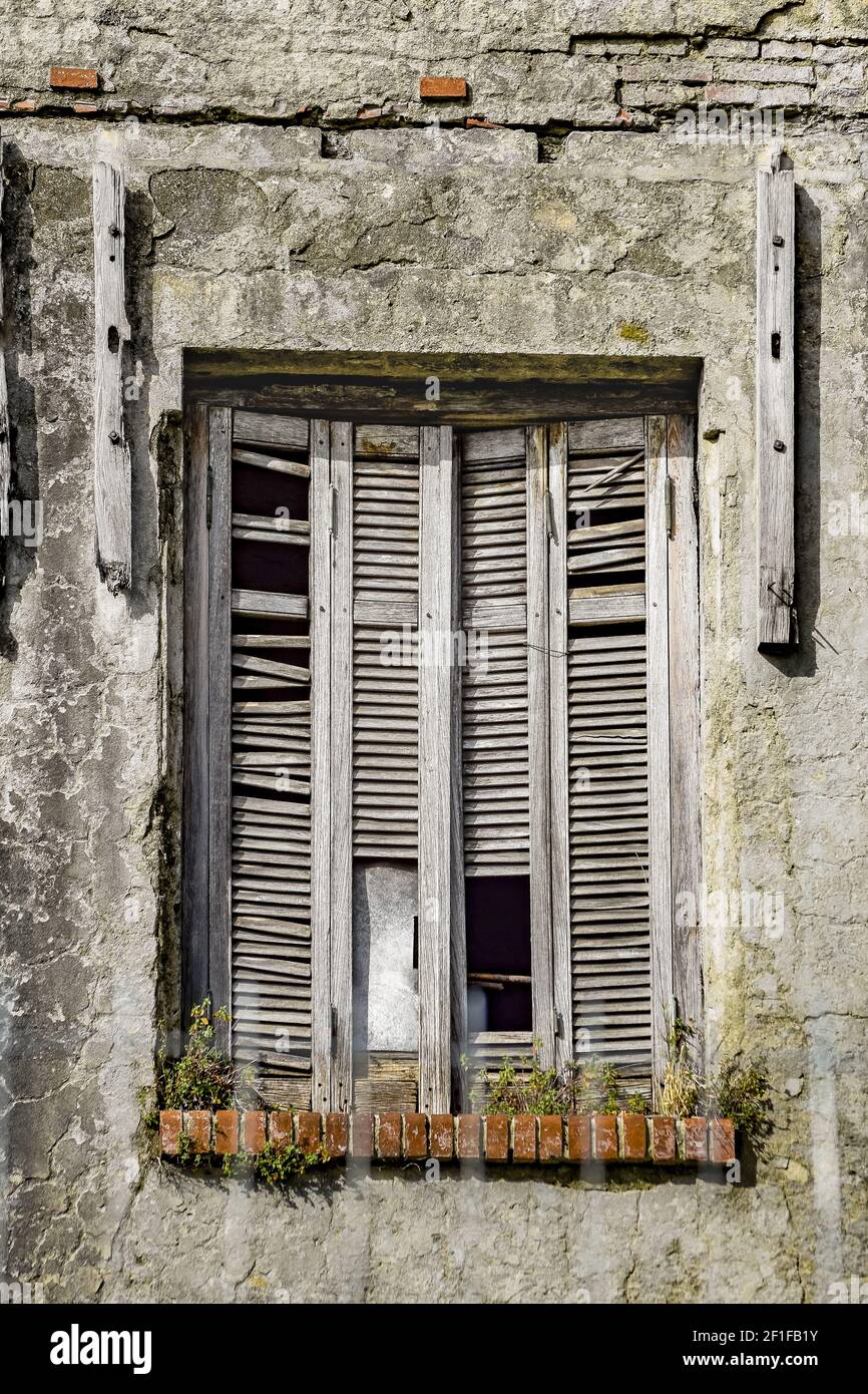 Broken Window House Stock Photo - Alamy