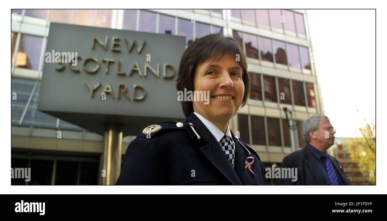 Commander John Grieve retires from the Met being replaced by Commander ...