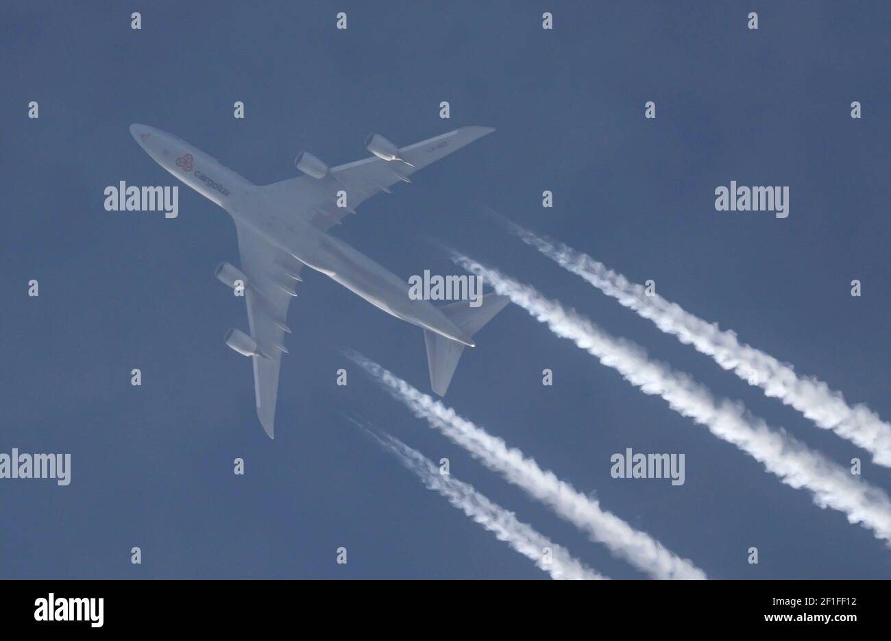 Cargolux boeing 747 jumbo jet cargo hi-res stock photography and images ...