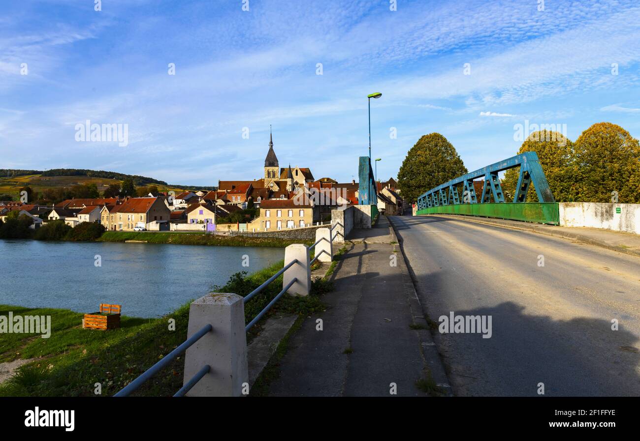 French village of Damery on the Marne River Stock Photo - Alamy