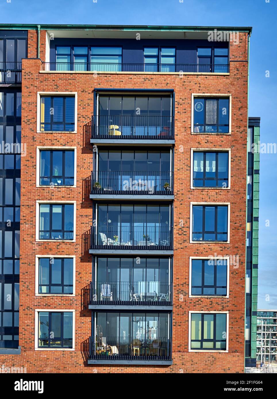 Parapet waterfront hi-res stock photography and images - Alamy