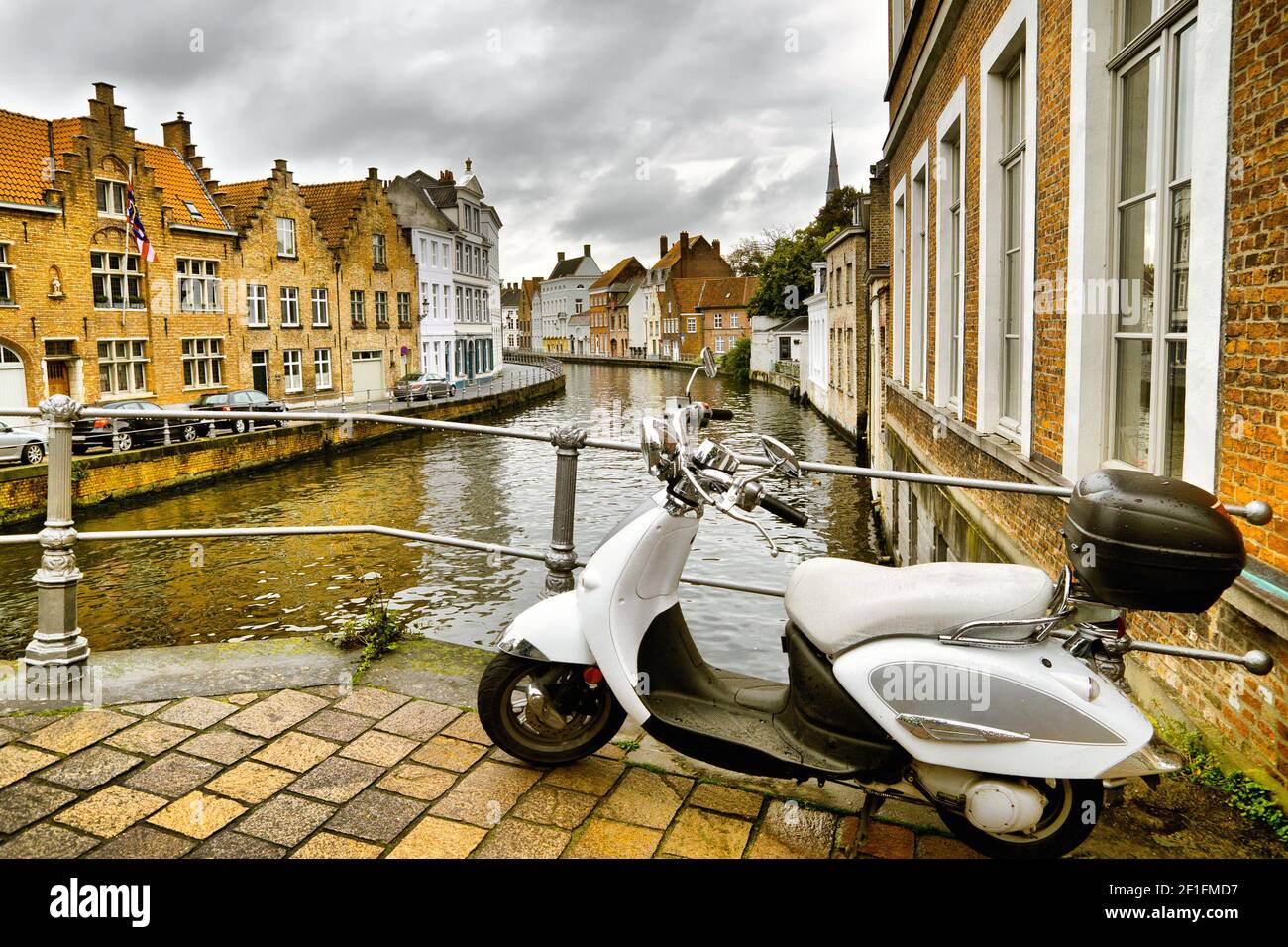 beautiful cityscape of canal in bruges Stock Photo - Alamy