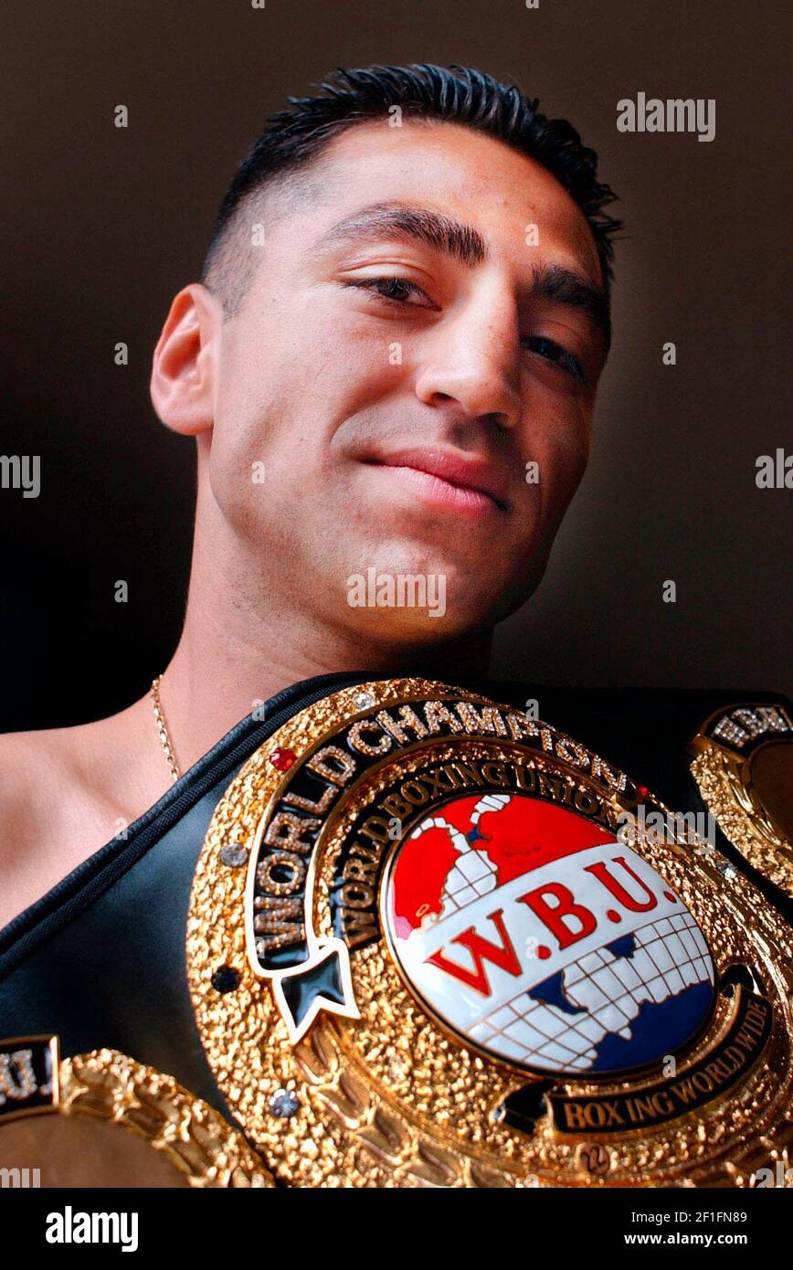 TAKALOO BOXER AT THE SPORTS CAFE 2/5/2002 PICTURE DAVID ASHDOWN.BOXING ...