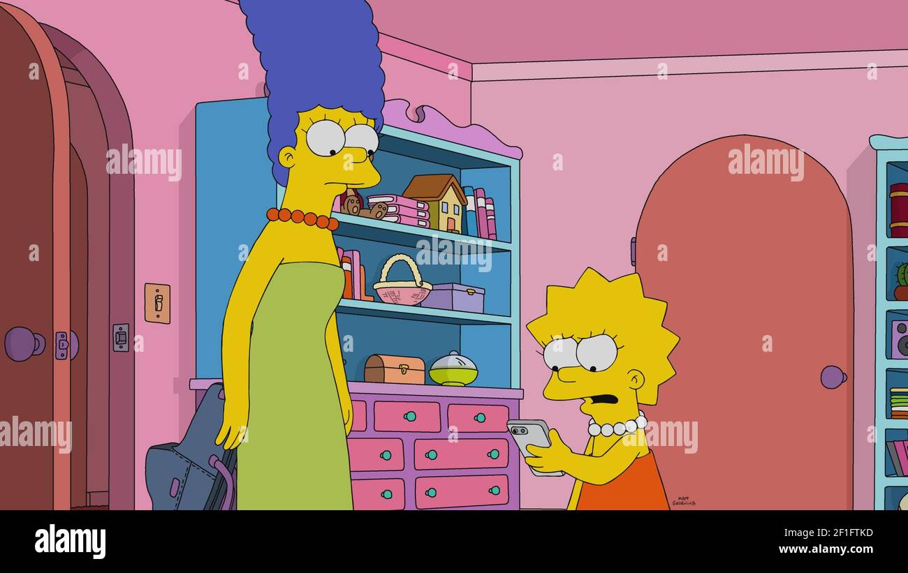 THE SIMPSONS, from left: Marge Simpson (voice: Julie Kavner), Lisa Simpson (voice: Yeardley ...