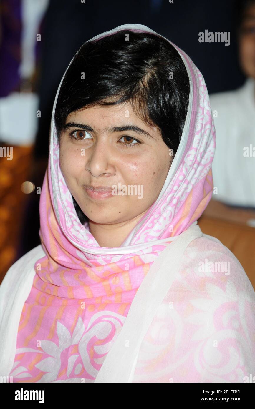 Who was shot in the head by the taliban hi-res stock photography and ...