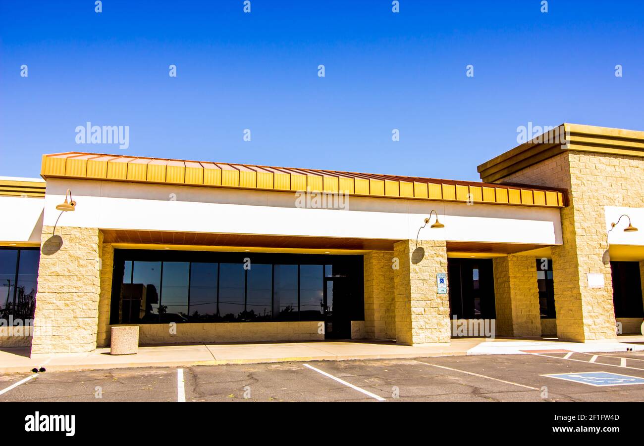 Neighborhood store front hi-res stock photography and images - Alamy