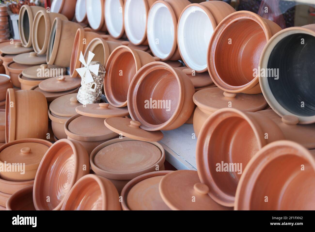 Clay dishes hi-res stock photography and images - Alamy