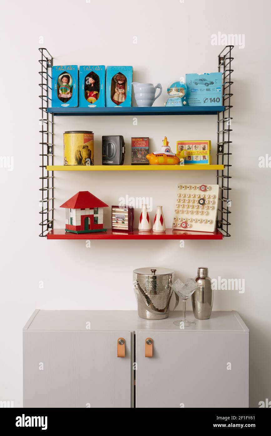 Shelving unit hi-res stock photography and images - Alamy