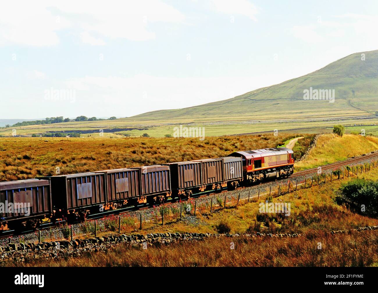 Class 66 locomotive on freight train hi-res stock photography and ...