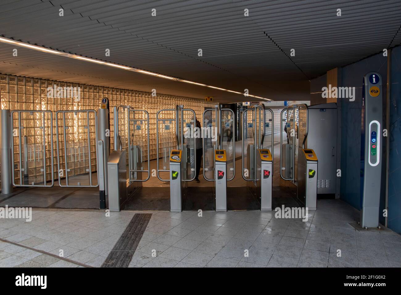 Check in out gates station hi-res stock photography and images - Alamy