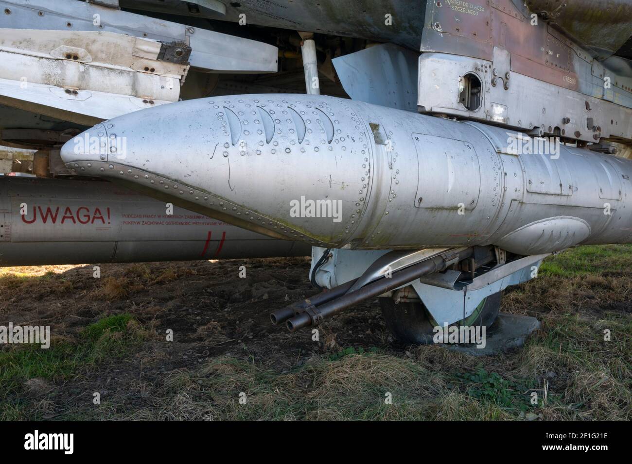Sukhoi Su-22M4 - The SPPU-22-01 shooting container with the GSz-23 ...