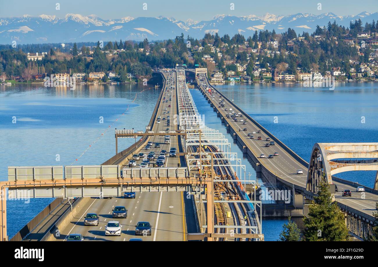 Floating bridges cross Lake Washington in Seattle Stock Photo - Alamy