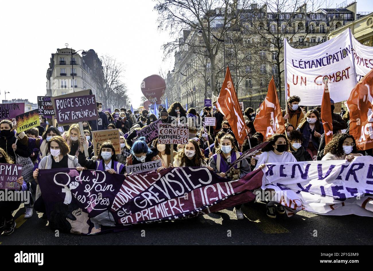 Manifestations femme paris hi-res stock photography and images - Alamy