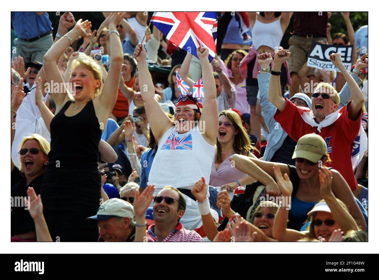 Wimbledon.....Henmaniapic David Sandison 29/6/2002 Stock Photo - Alamy