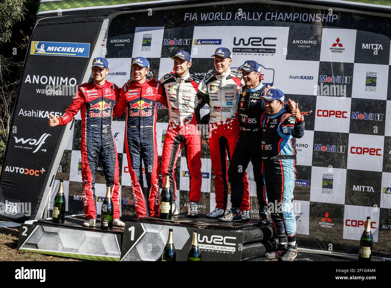 01 OGIER Sebastien (FRA), INGRASSIA Julien (FRA), CITROEN C3 WRC, CITROEN TOTAL WRT, ambiance 08 ...