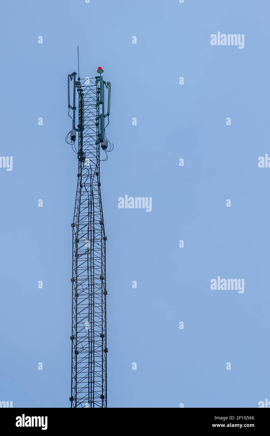 Satellite cell hi-res stock photography and images - Alamy