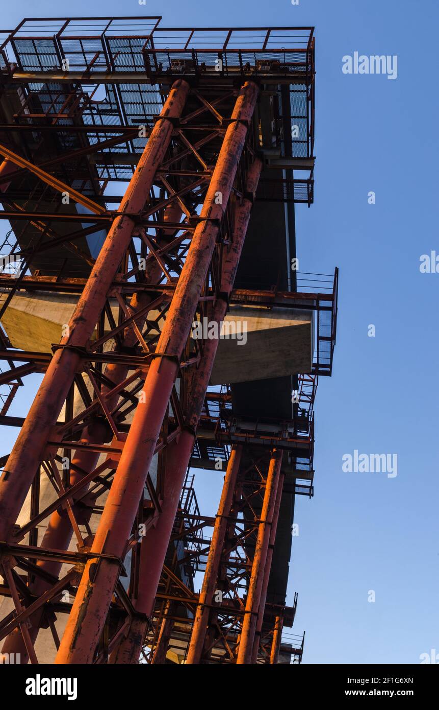 Concrete bridge unfinished road hi-res stock photography and images - Alamy