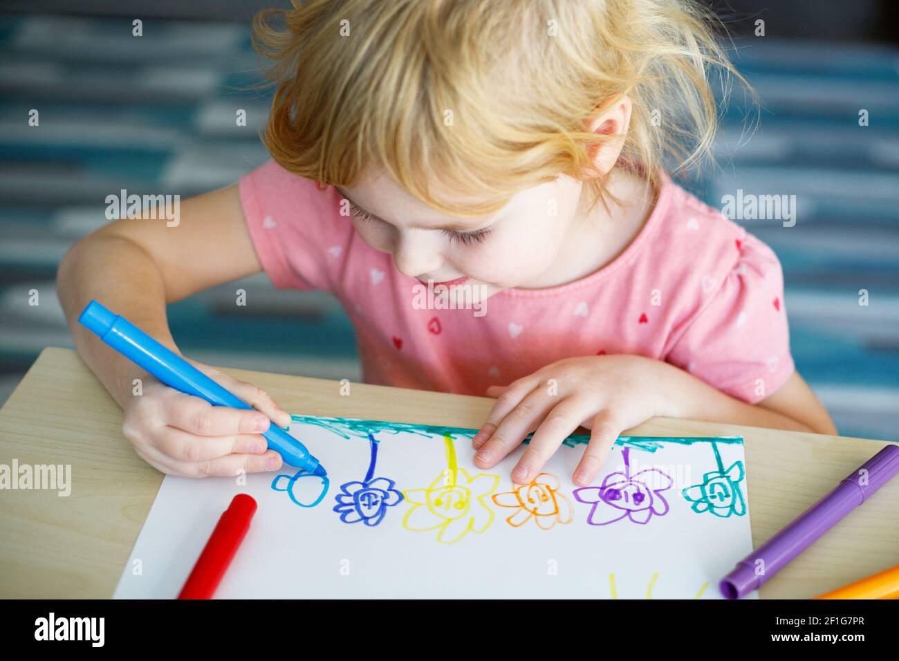 Child and markers hi-res stock photography and images - Alamy