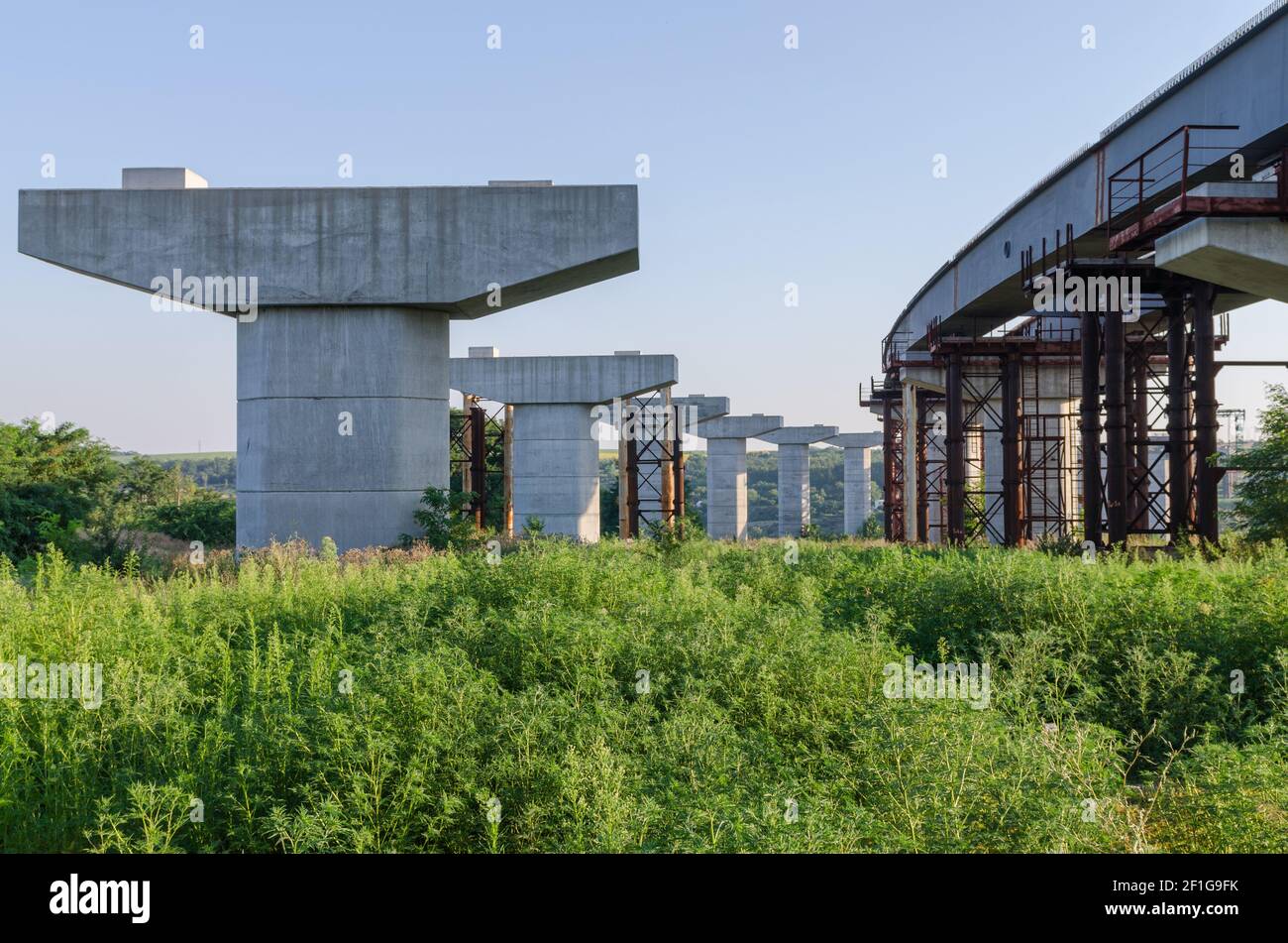 Work build hi-res stock photography and images - Alamy