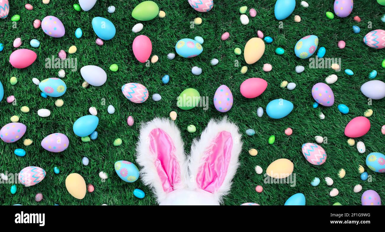 Pink easter eggs hi-res stock photography and images - Alamy