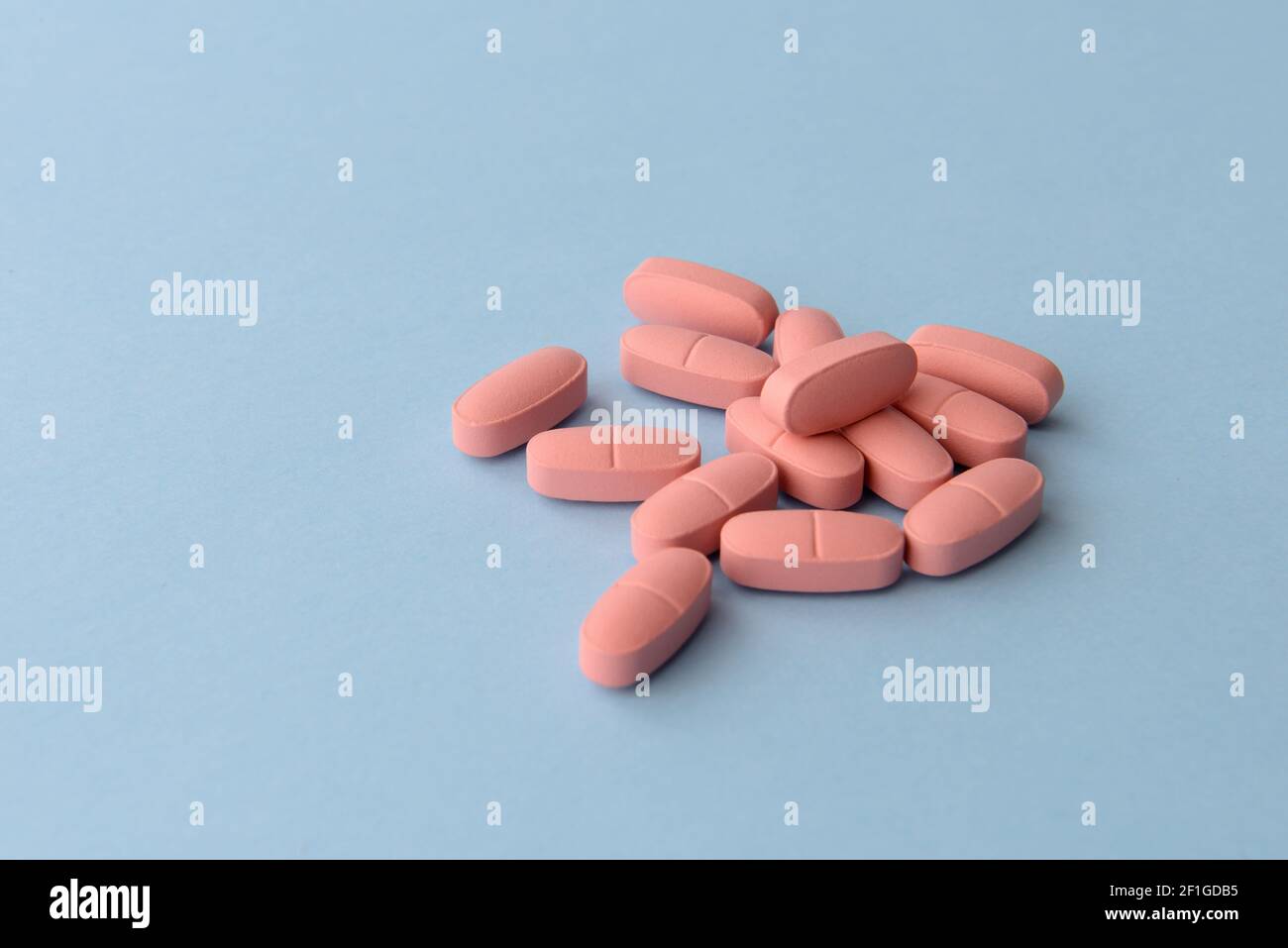 Vitamin tablets pink blue hi-res stock photography and images - Alamy