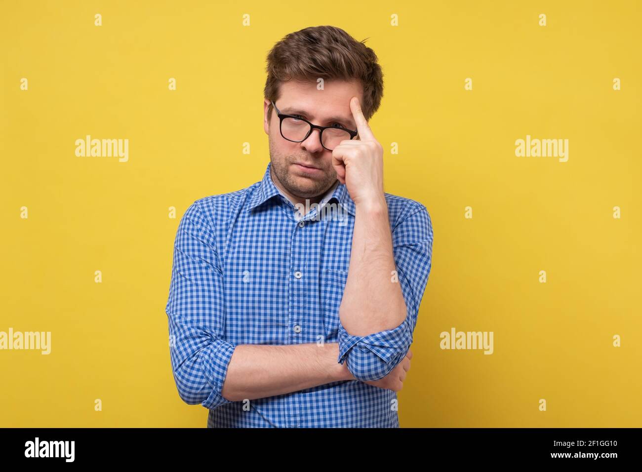 Worried scratch head hi-res stock photography and images - Alamy