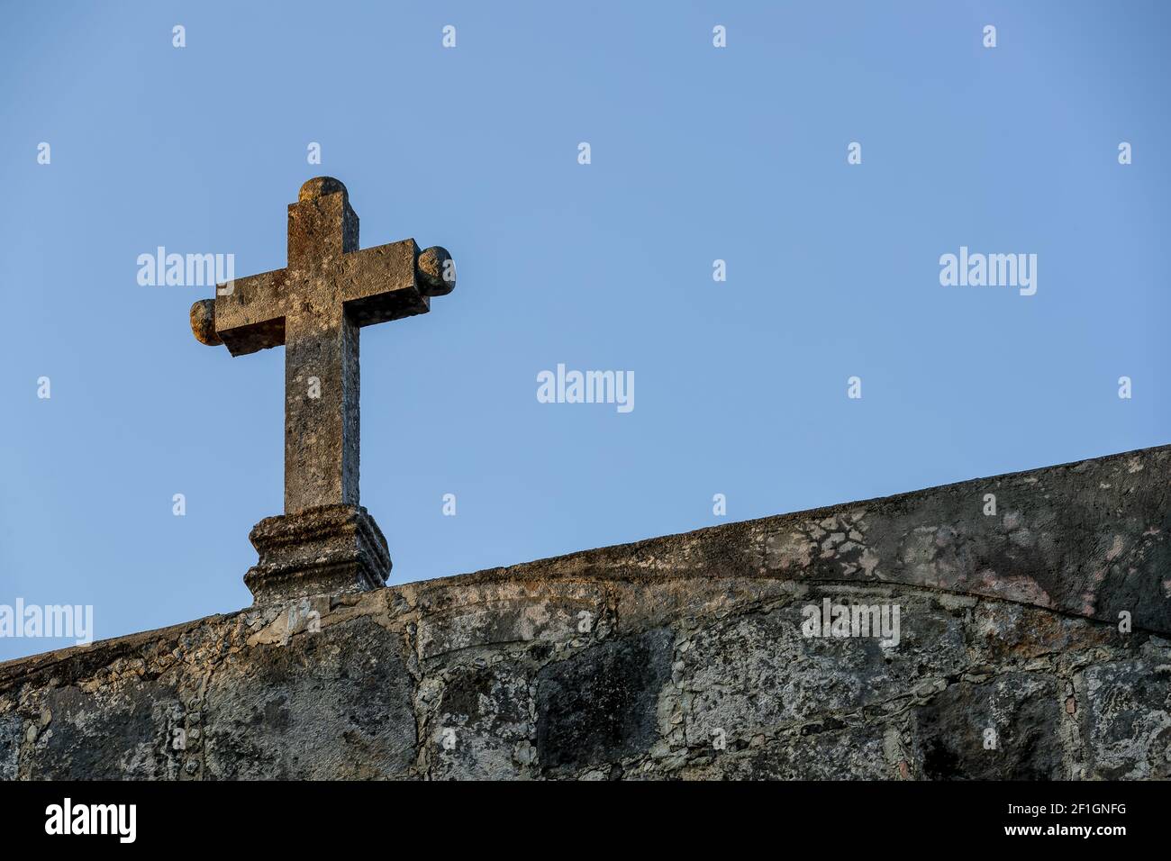 Very old cross hi-res stock photography and images - Alamy