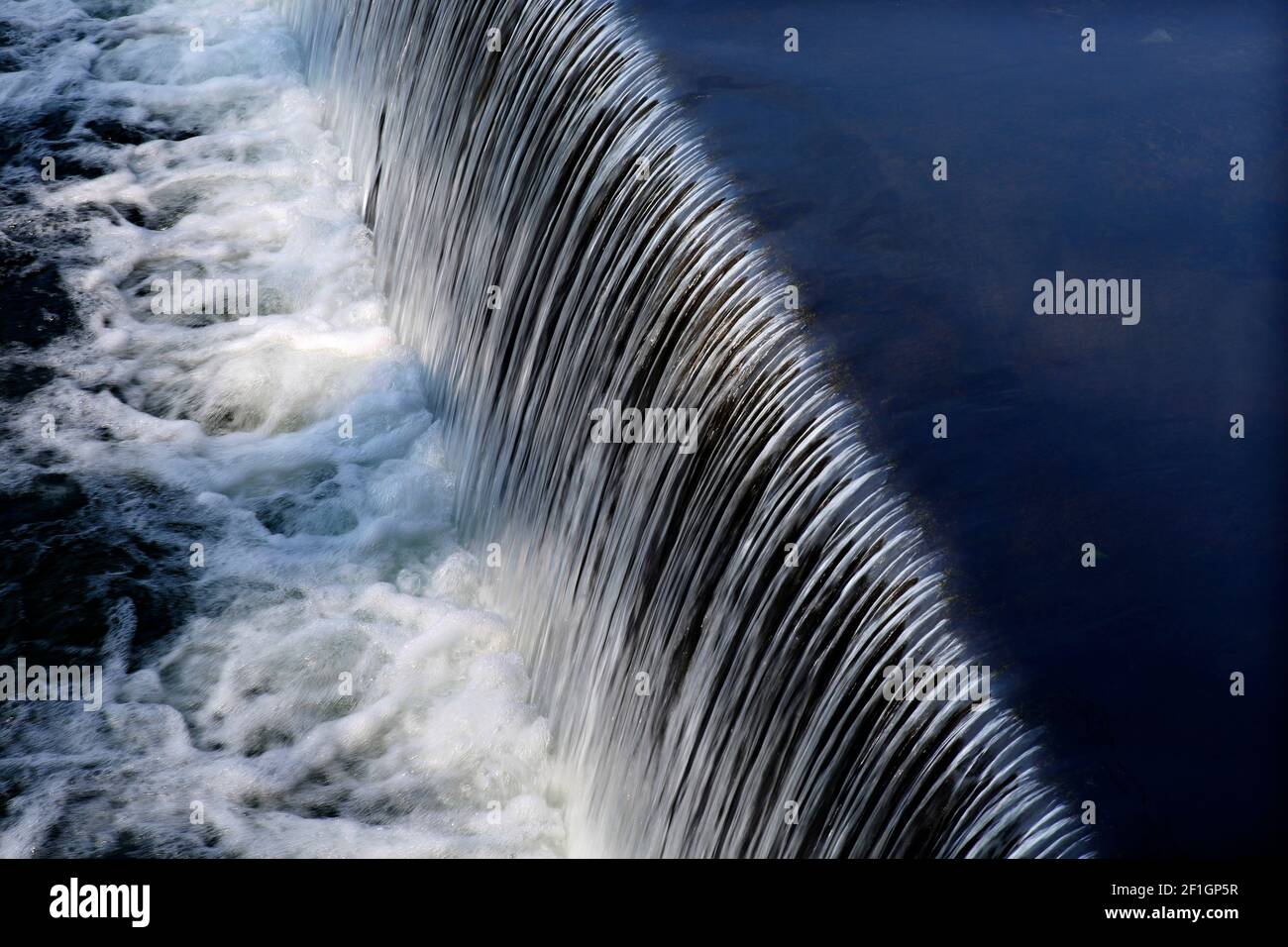 River tavy weir hi-res stock photography and images - Alamy