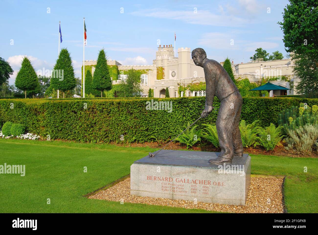 Wentworth golf club building hi-res stock photography and images - Alamy
