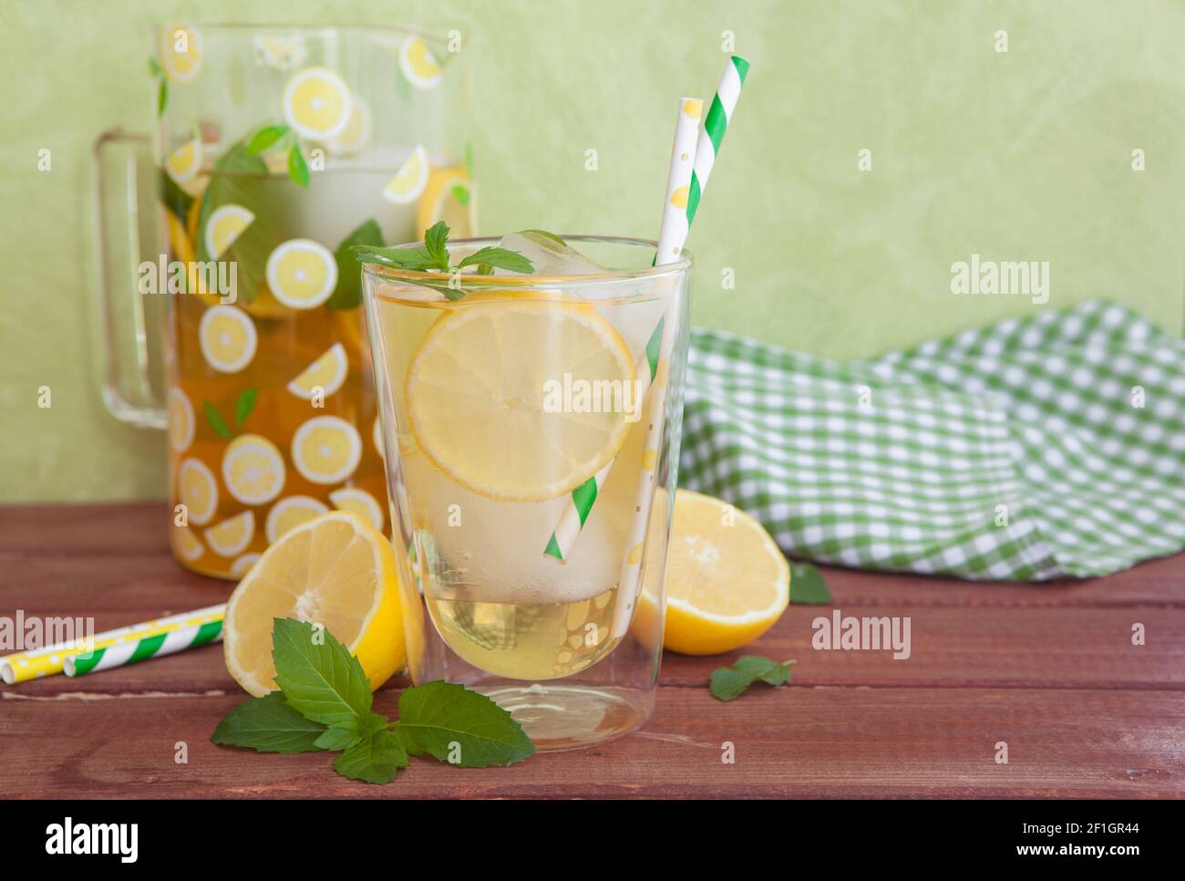Homemade iced tea with lemon Stock Photo - Alamy