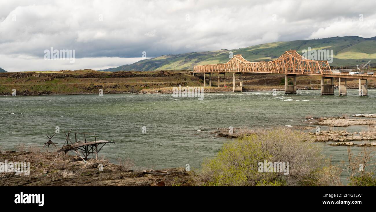 Dalles Bridge over the Columbia River Connecting Washington and Oregon ...