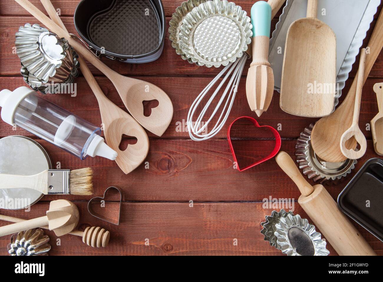 Various baking utensils hi-res stock photography and images - Alamy