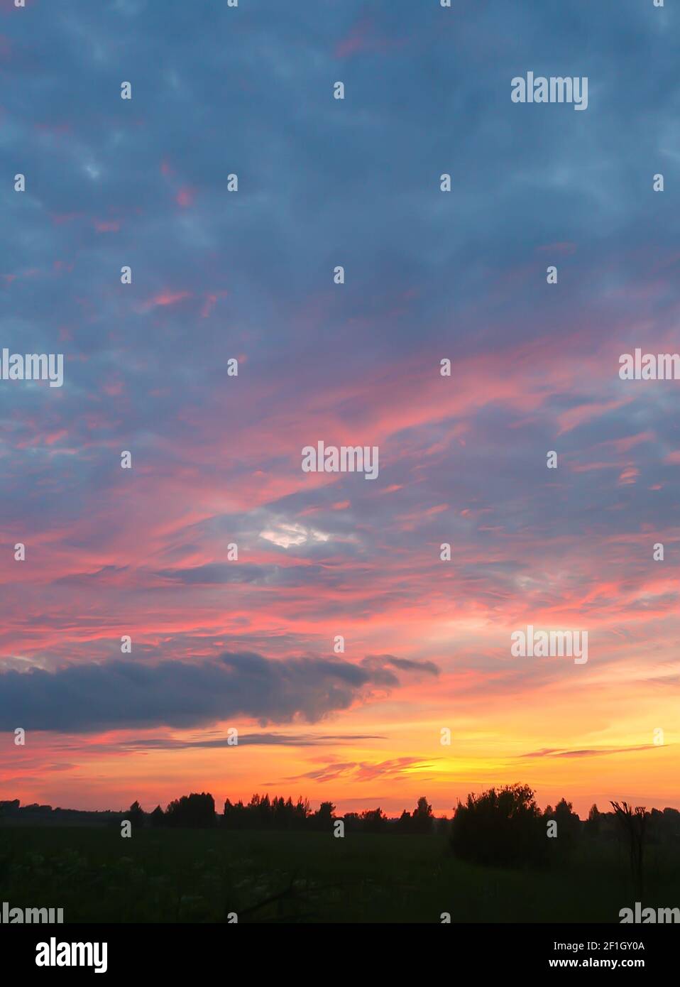 Cloudy sky over farm travel hi-res stock photography and images - Alamy
