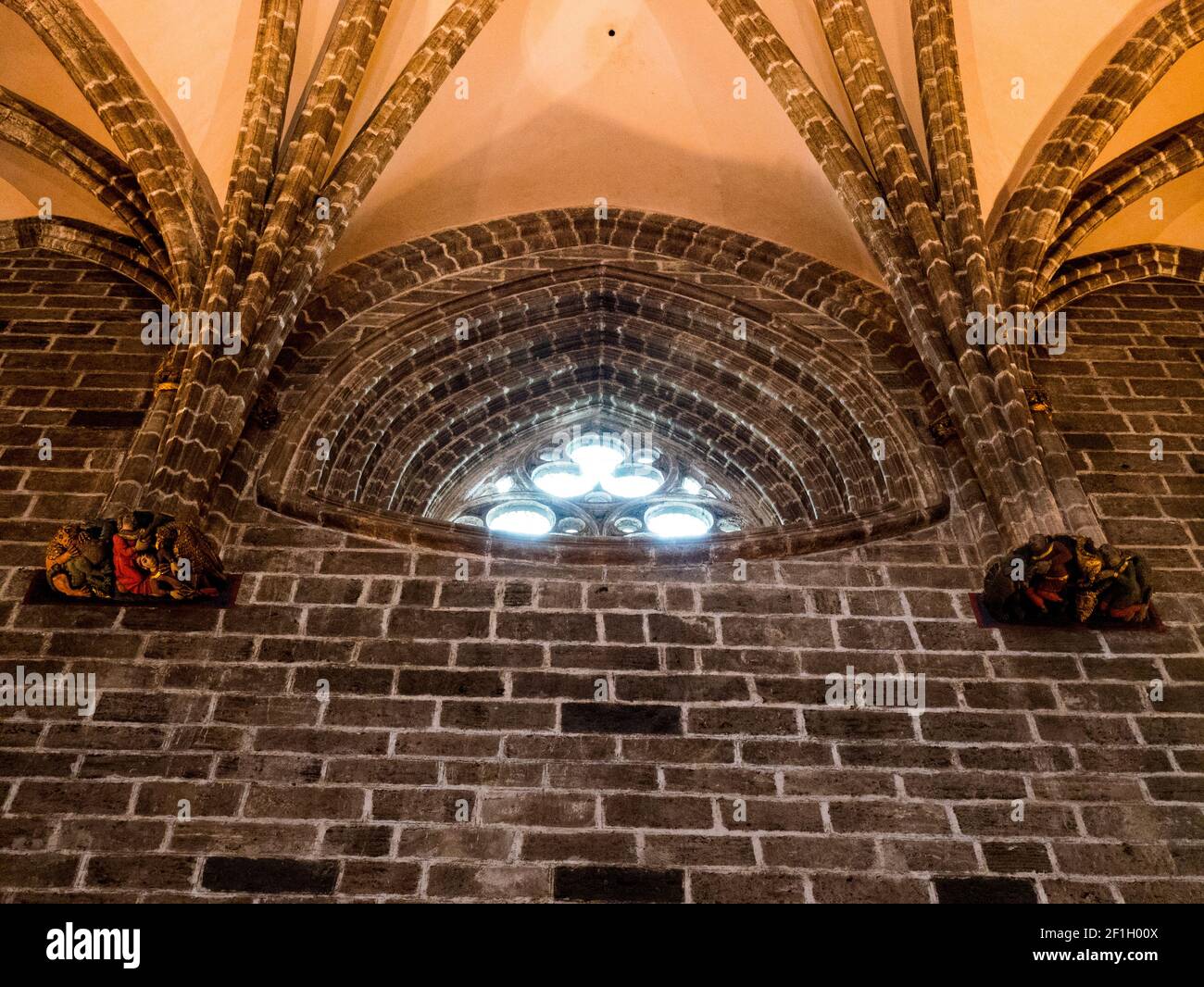 Gothic rose window hi-res stock photography and images - Alamy