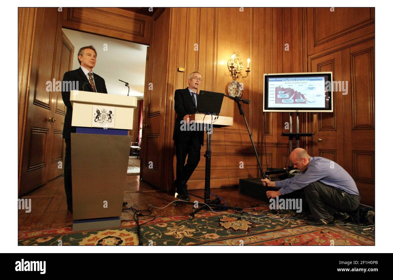 Tony Blair at his monthly Press Conf in Downing Street with Prof ...
