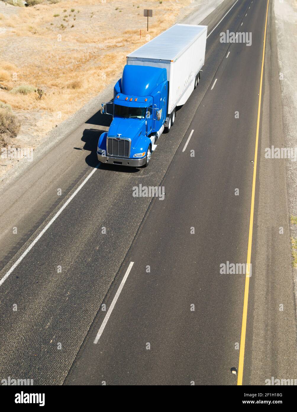 Big truck hauling load hi-res stock photography and images - Alamy