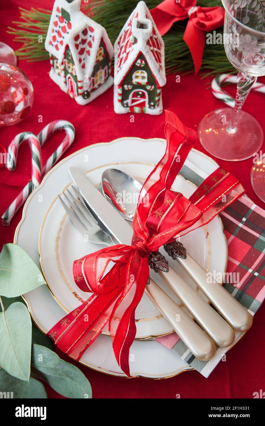 Festive table setting for Christmas Stock Photo - Alamy