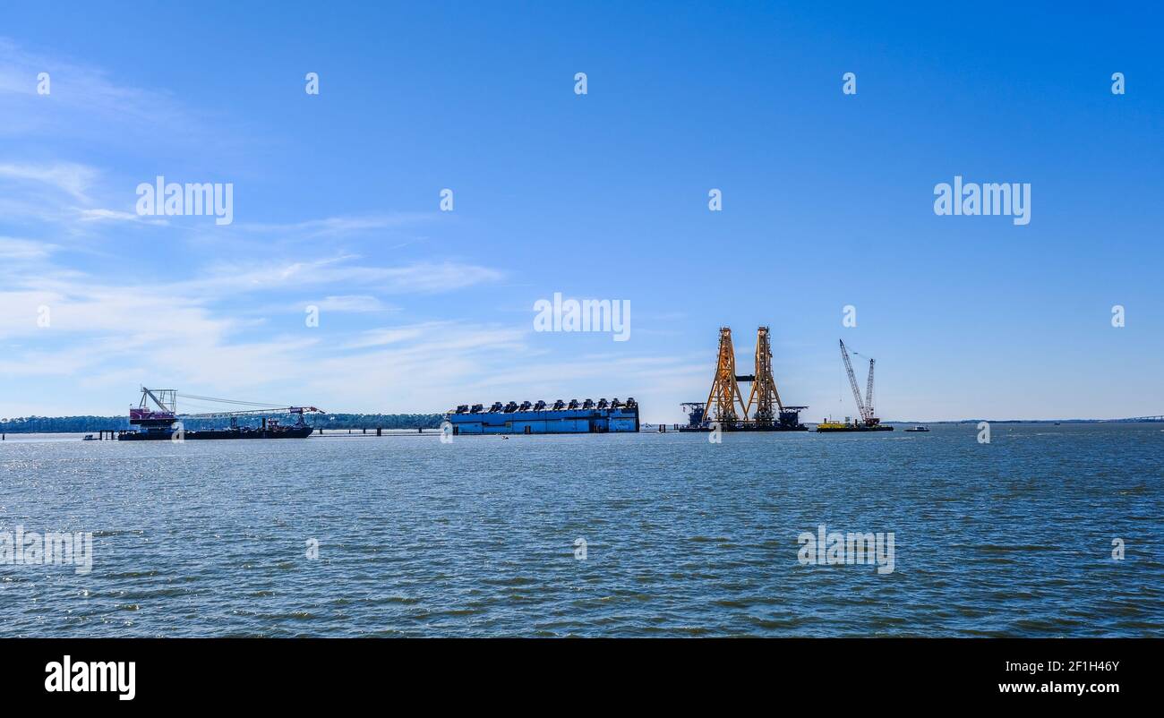 Golden ray cargo ship hi-res stock photography and images - Alamy