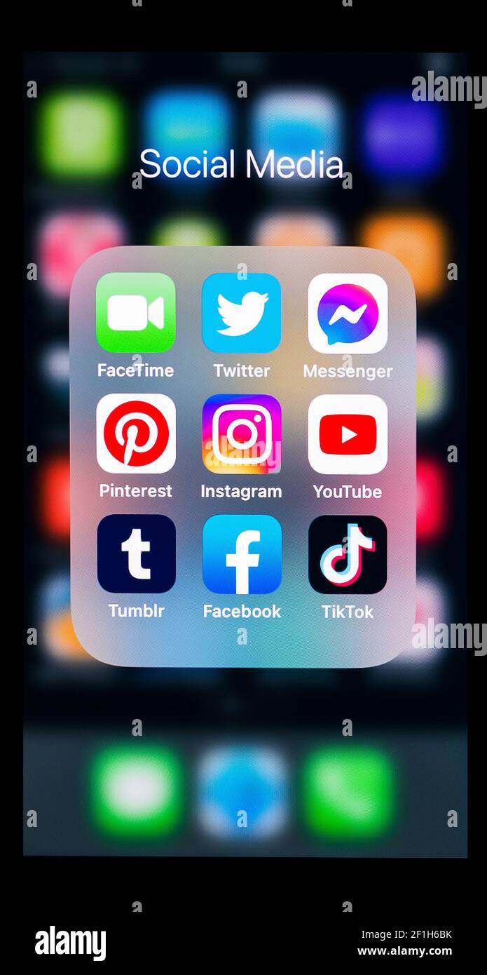 Social media icons smartphone screen hi-res stock photography and ...